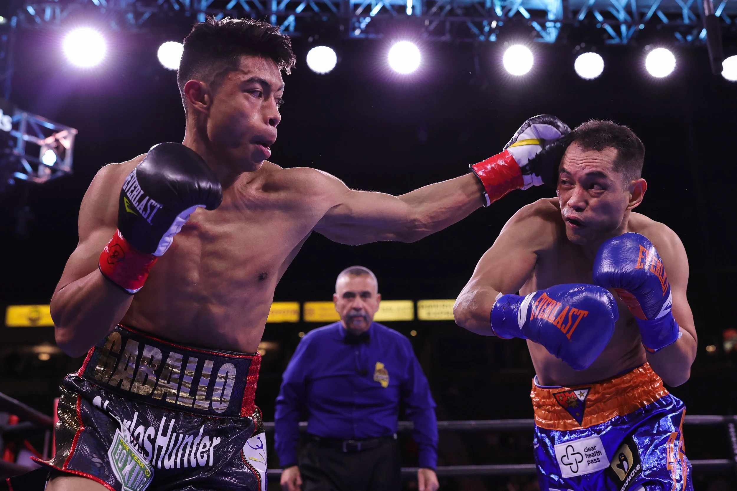 PHOTOS: Donaire defends WBC title against Gaballo — Crown Boxing