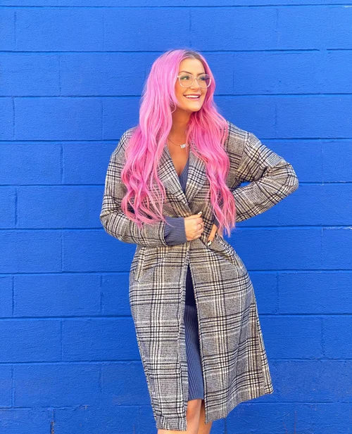 About — EMMY BRE