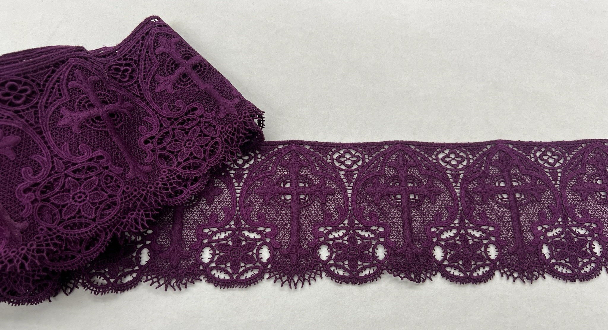 Religious Lace for Altars, Albs & Surplices — Hosanna Vestments and ...