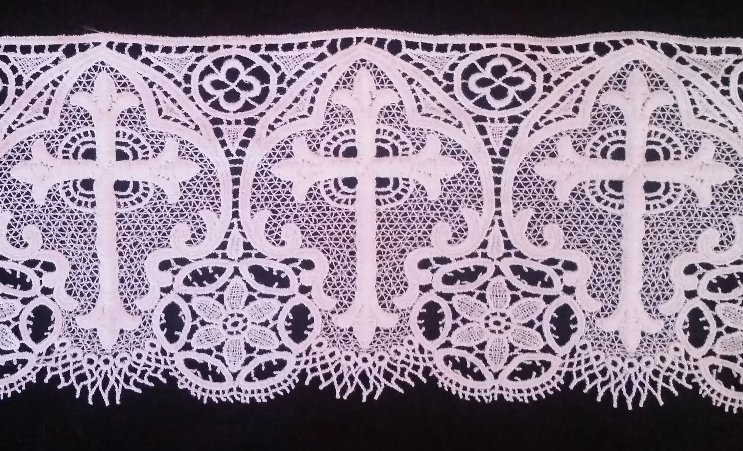 Religious Lace for Altars, Albs & Surplices