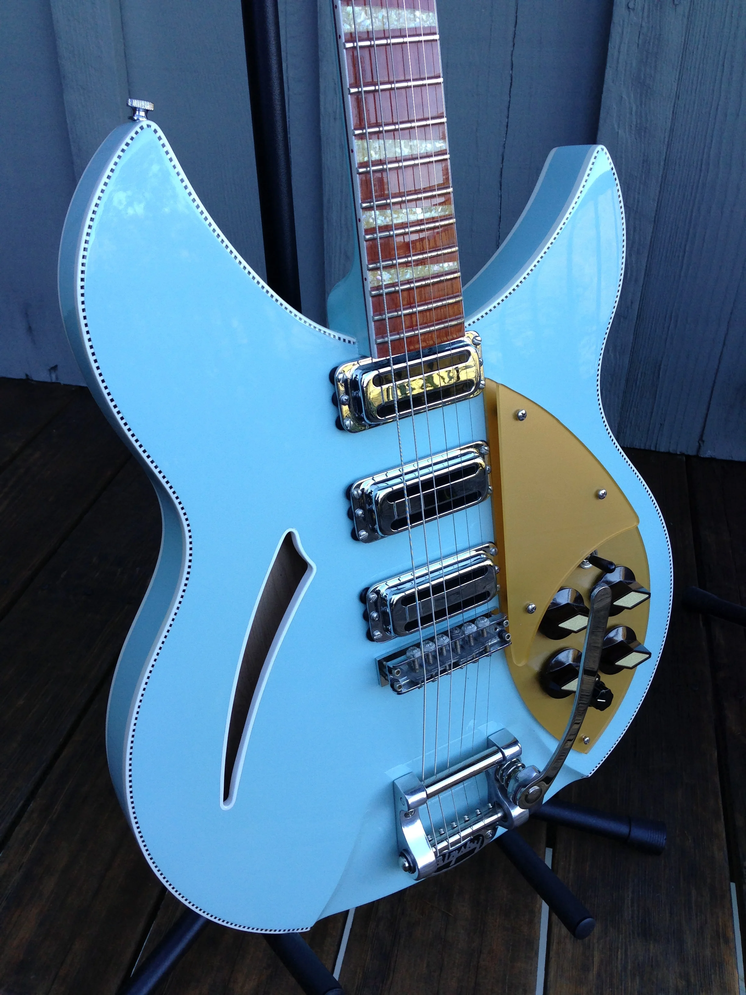 Semi-Hollow Bodied Rickenbacker Guitars--58 GALLERIES — STUDIO CALIFORNIA