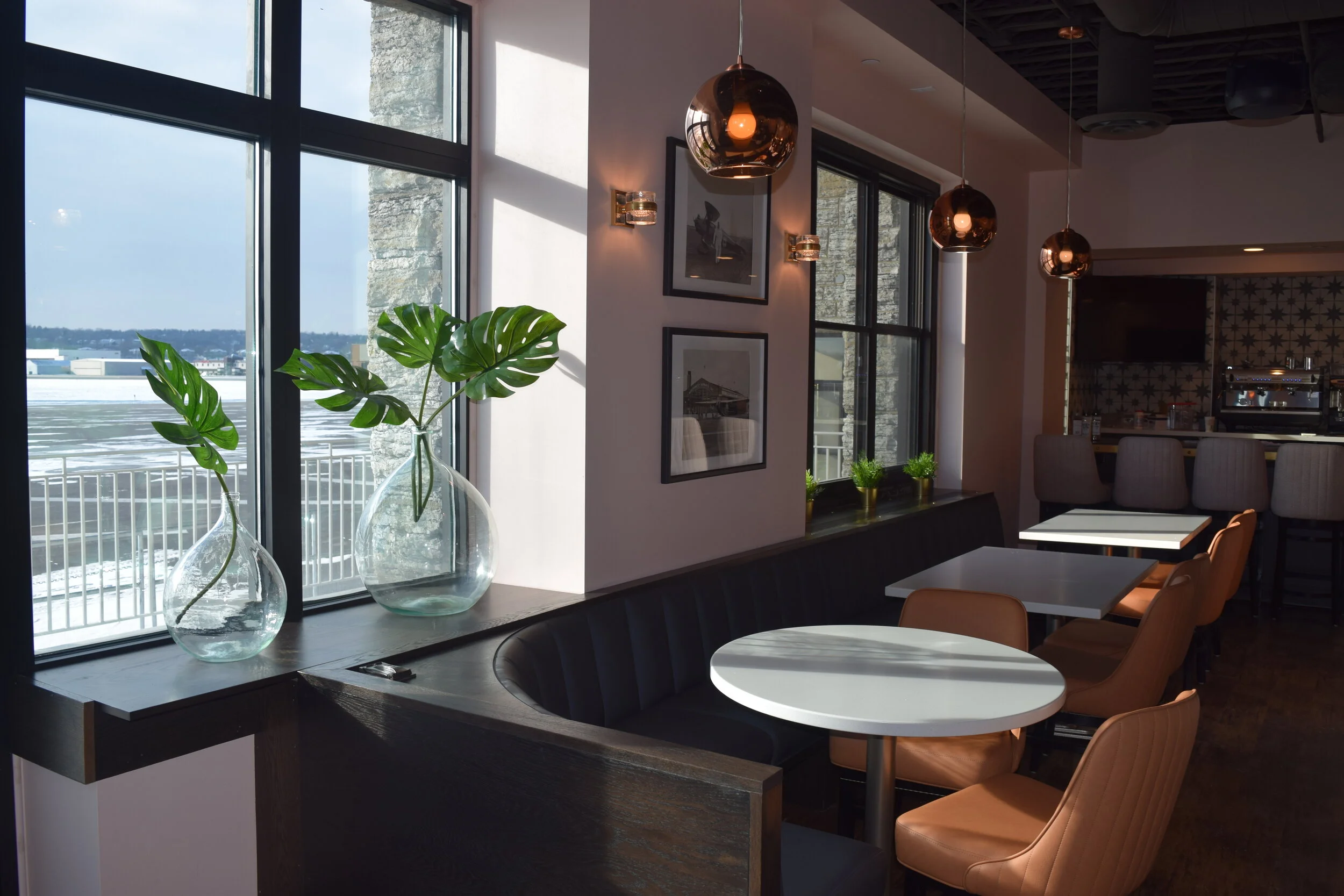 Modern Fare & Classic Bar | Holman's Table