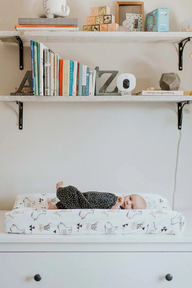 Mom and Dad had matching newborn photos, and now so does Everley ...