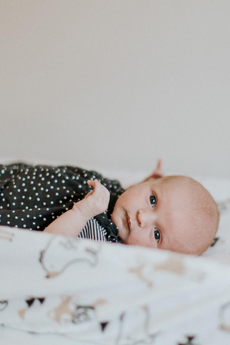 Mom and Dad had matching newborn photos, and now so does Everley ...