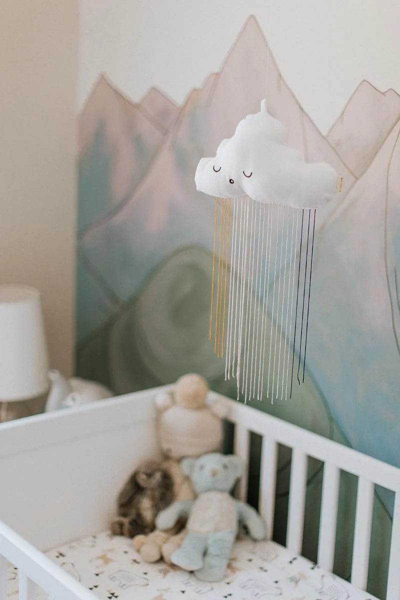 Mom and Dad had matching newborn photos, and now so does Everley ...