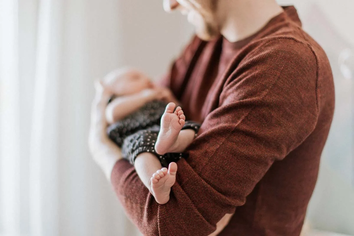Mom and Dad had matching newborn photos, and now so does Everley ...