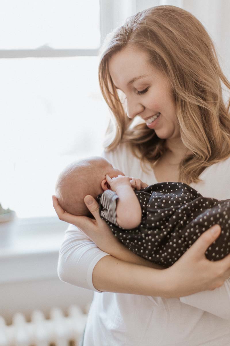 Mom and Dad had matching newborn photos, and now so does Everley ...