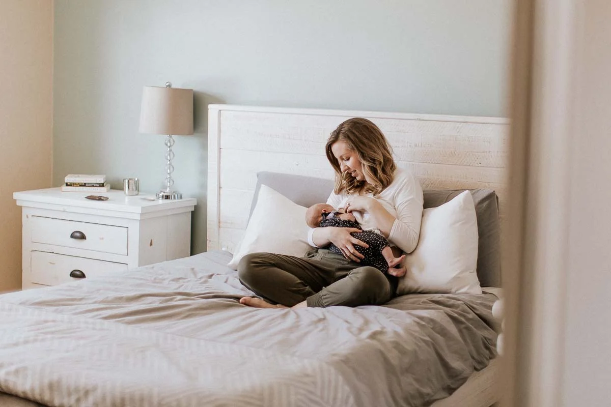Mom and Dad had matching newborn photos, and now so does Everley ...