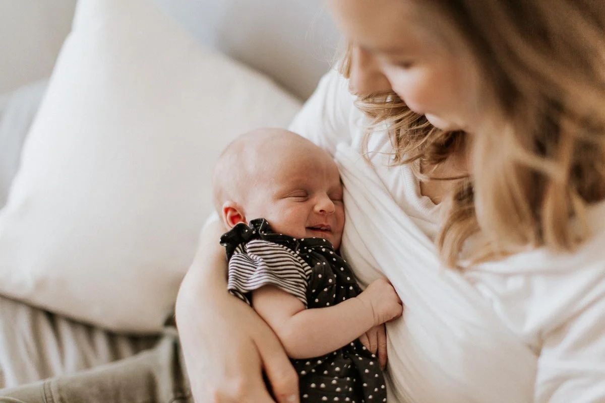 Mom and Dad had matching newborn photos, and now so does Everley ...