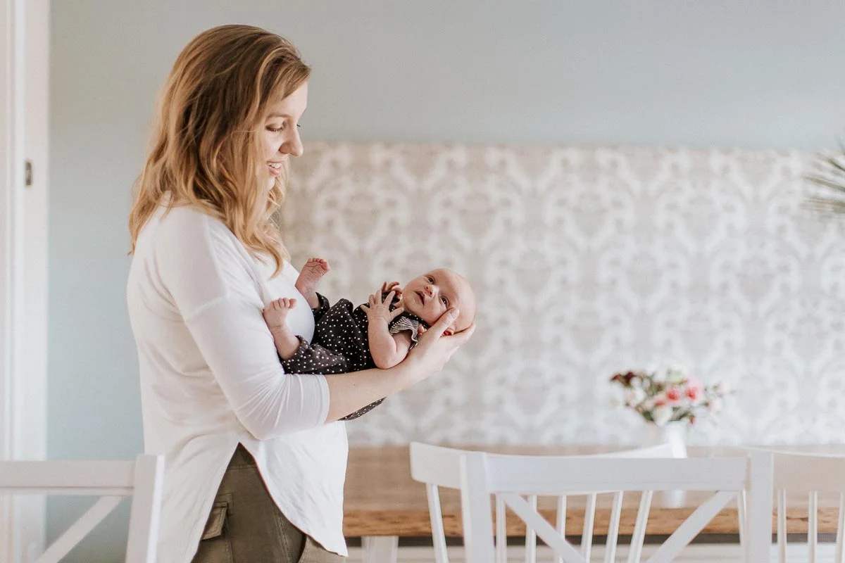 Mom and Dad had matching newborn photos, and now so does Everley ...