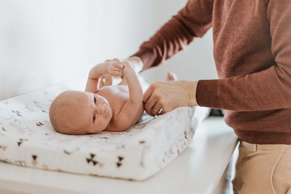 Mom and Dad had matching newborn photos, and now so does Everley ...