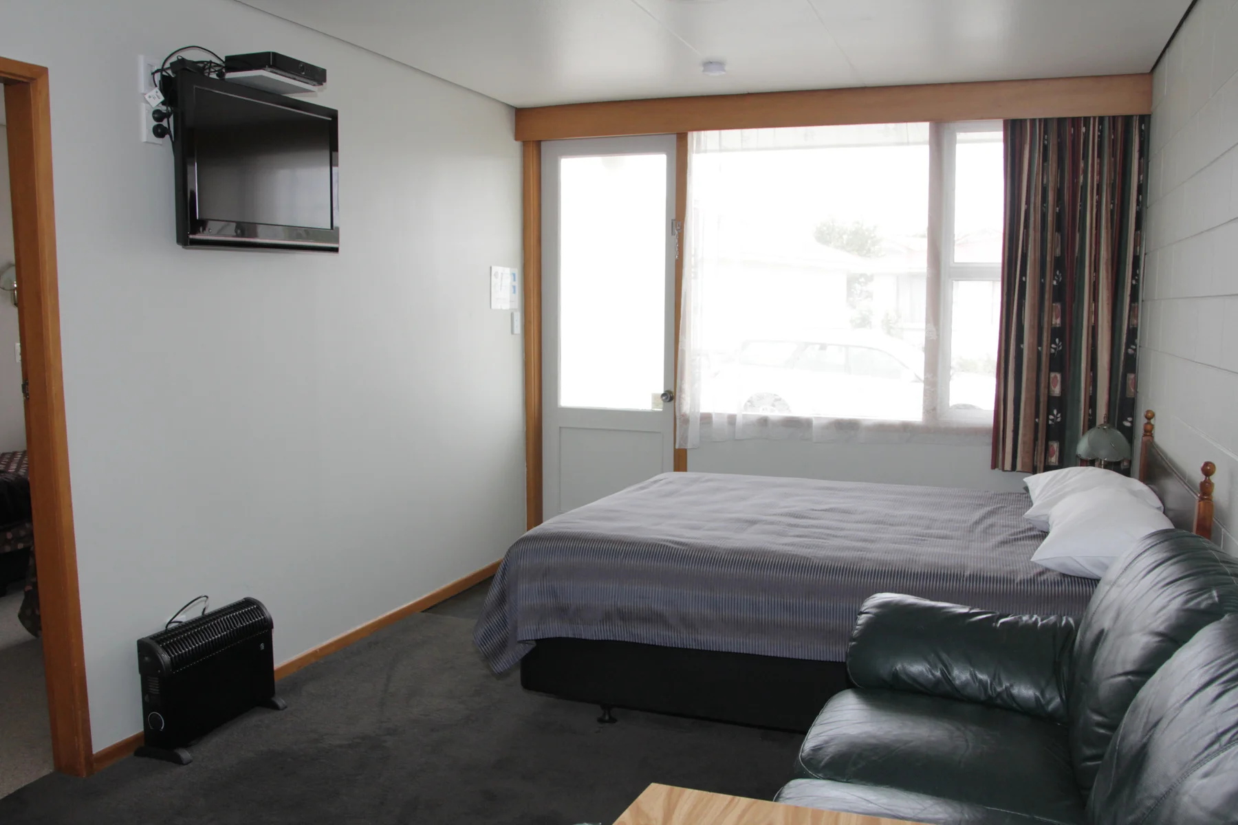 Accomodation — Charlton Motel