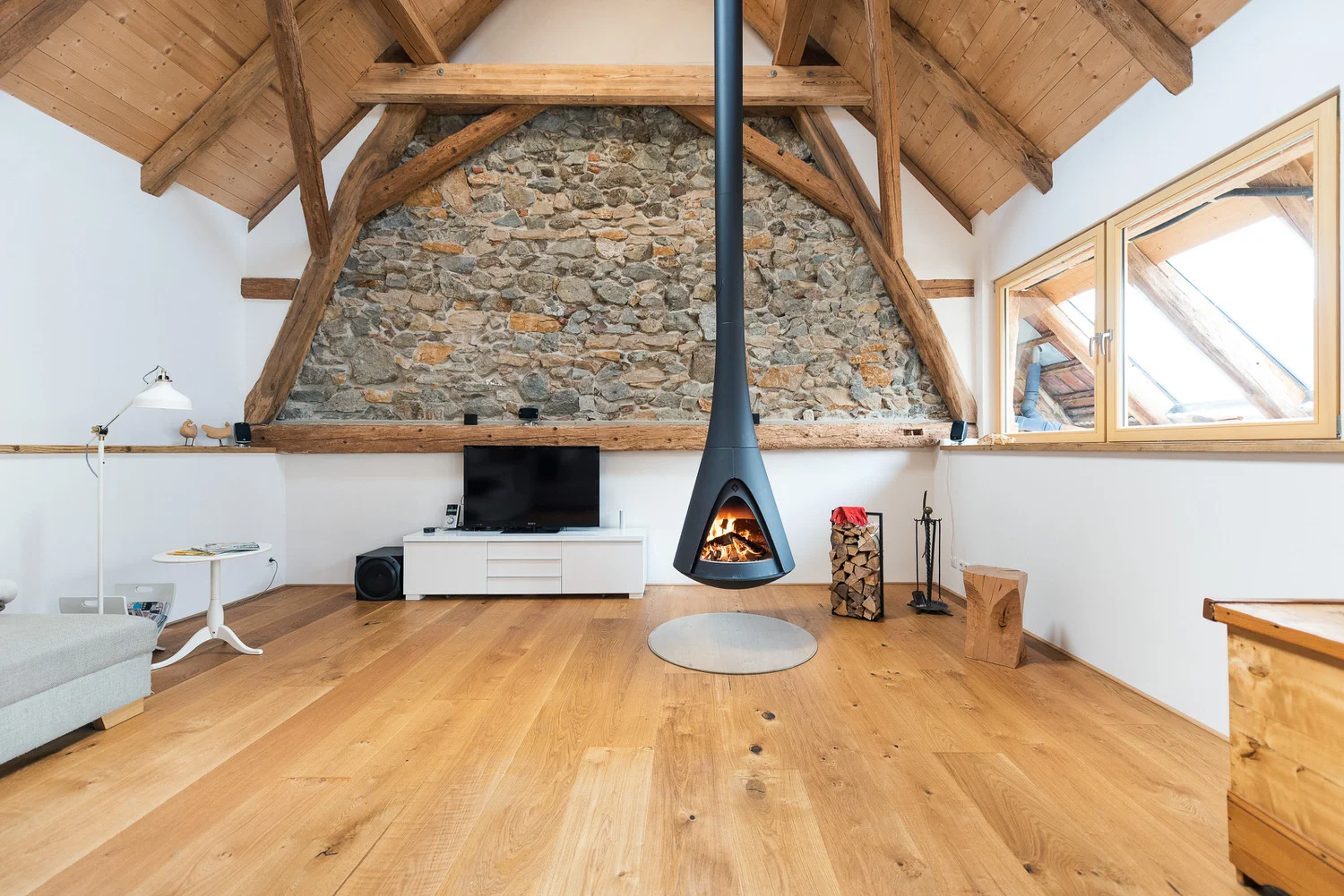 Schwebender Kaminofen — Schätzle Ofenbau Freiburg