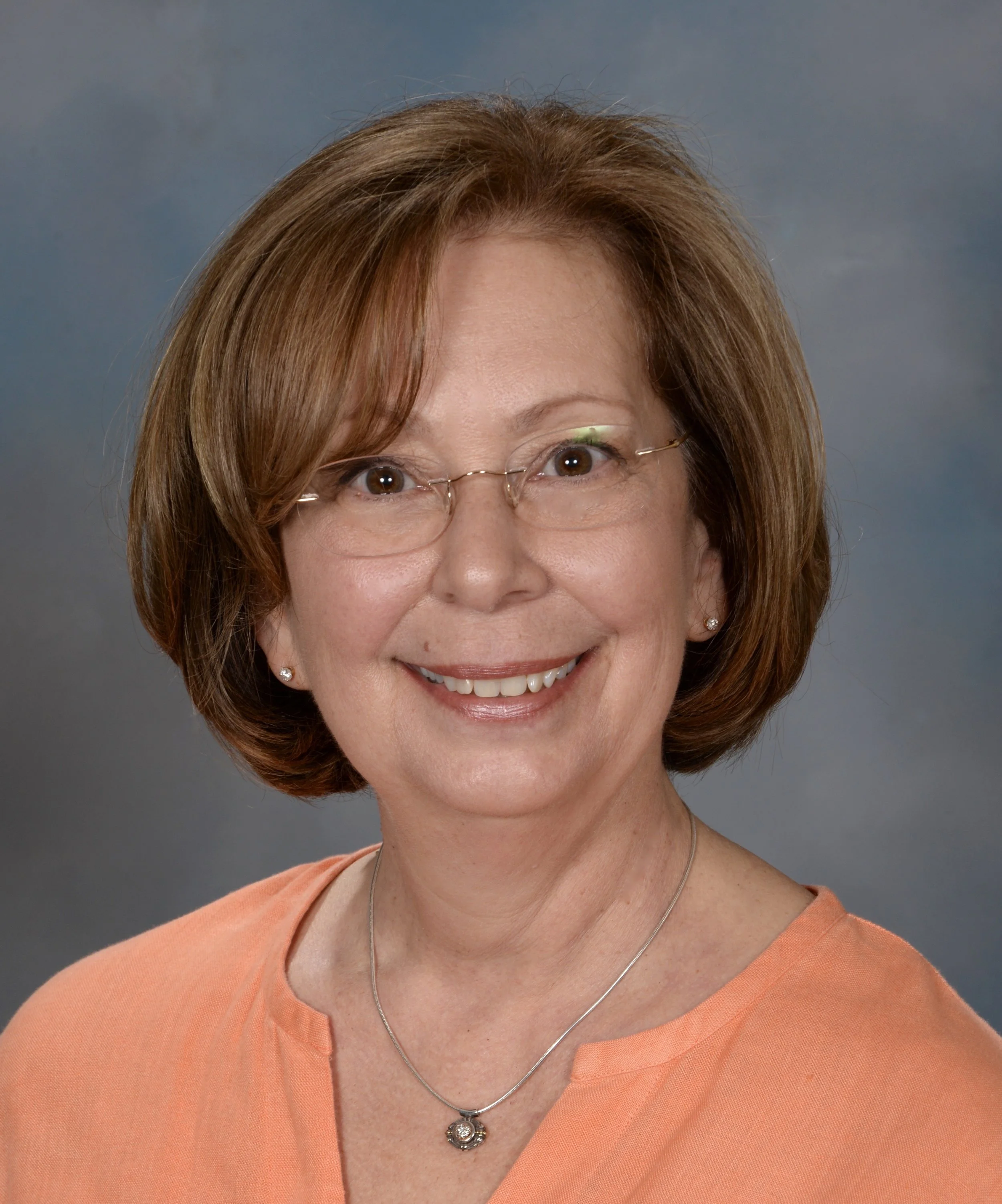 Lisa Grant's Instagram, Twitter & Facebook on IDCrawl