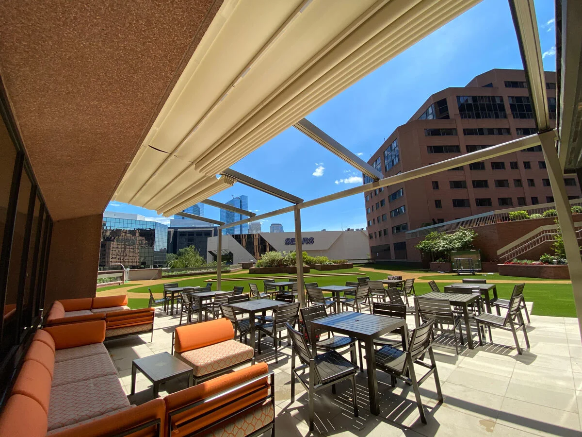 Retractable Awnings for Restaurants, Hotels, Clubs | Pergola Roof