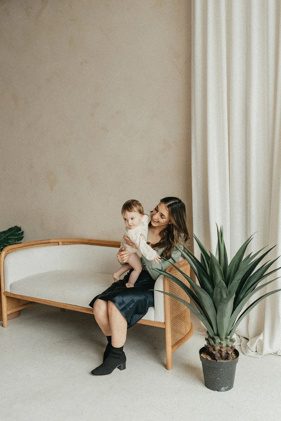 Toronto Lifestyle Family & Newborn Photographer - Bloomlight Photography