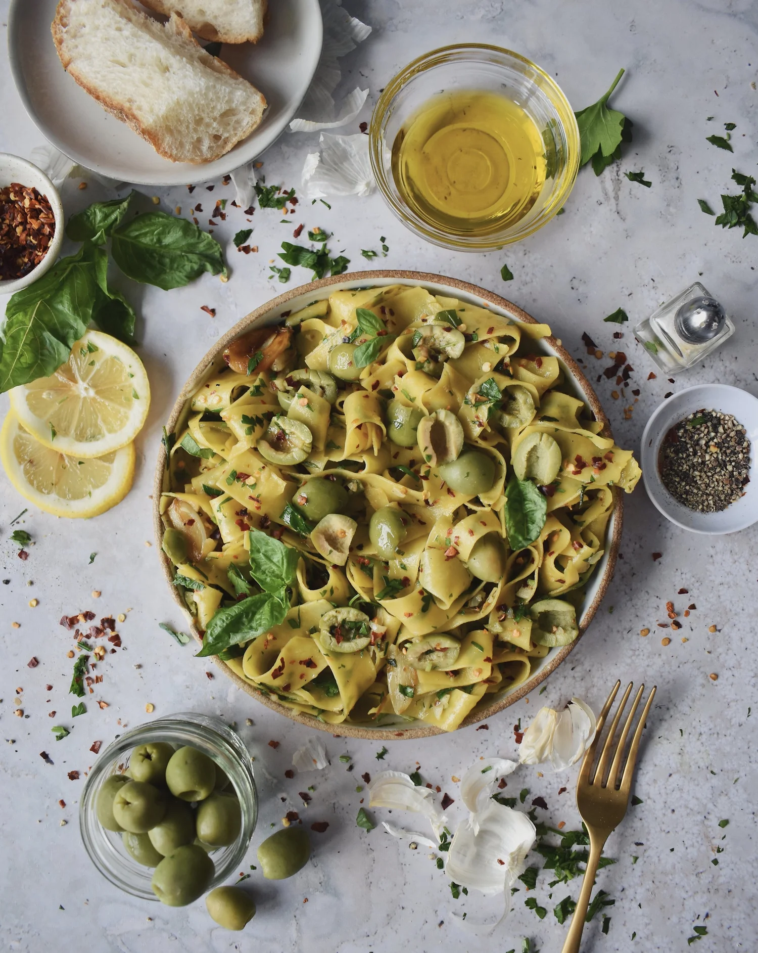 Olive Garlic Pasta | Recipe — Nom Life