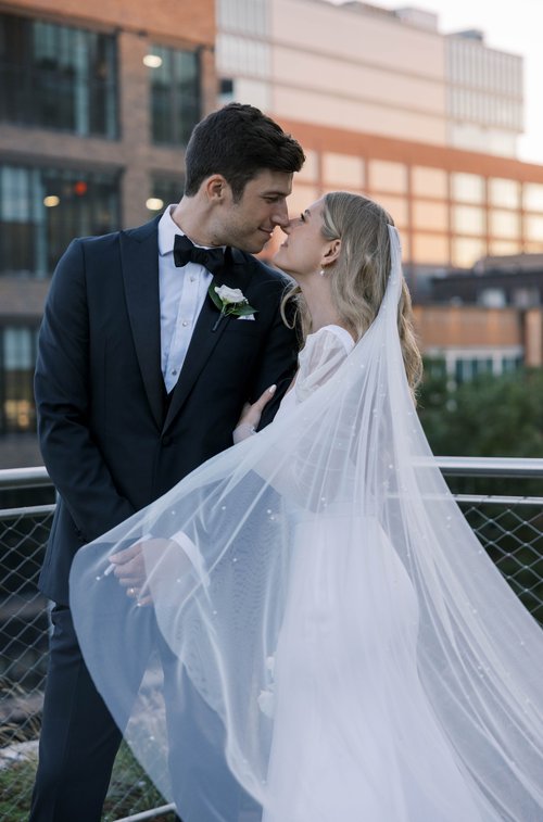 Rachel + Davis: Classy, Sophisticated, Modern Chicago Wedding — Olive ...