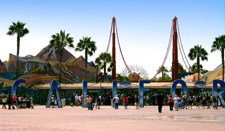 DCA Then and Now - Part 1: How to Make an Entrance. — Themerica