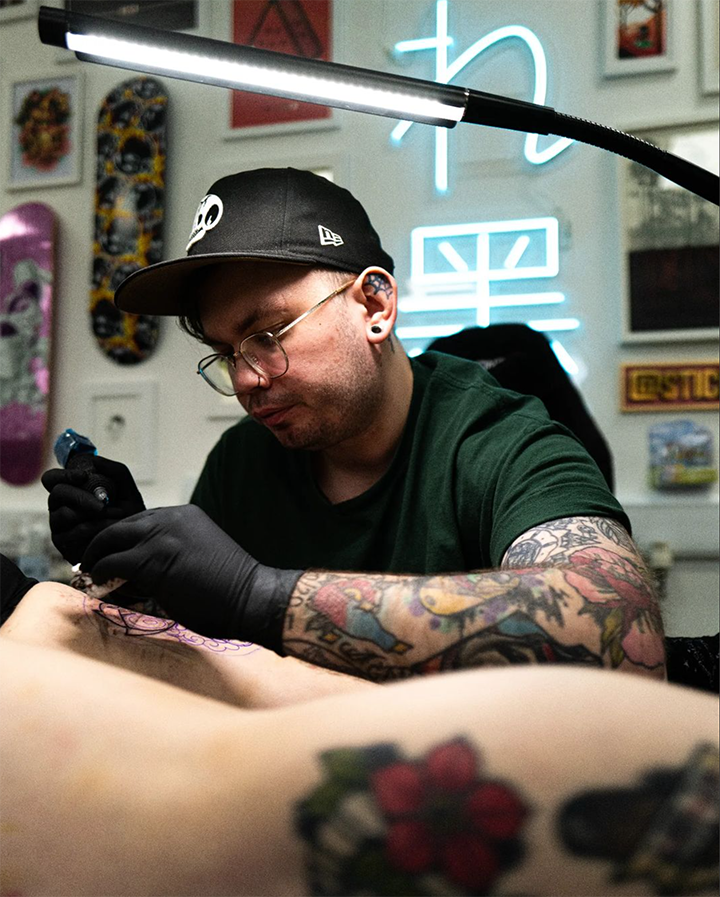 About — STICKYPOP TATTOO