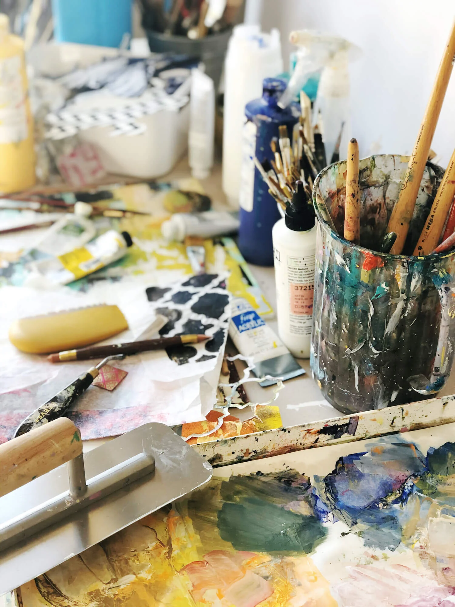 How to Organize Your Small Home Art Studio — Sara Kabariti