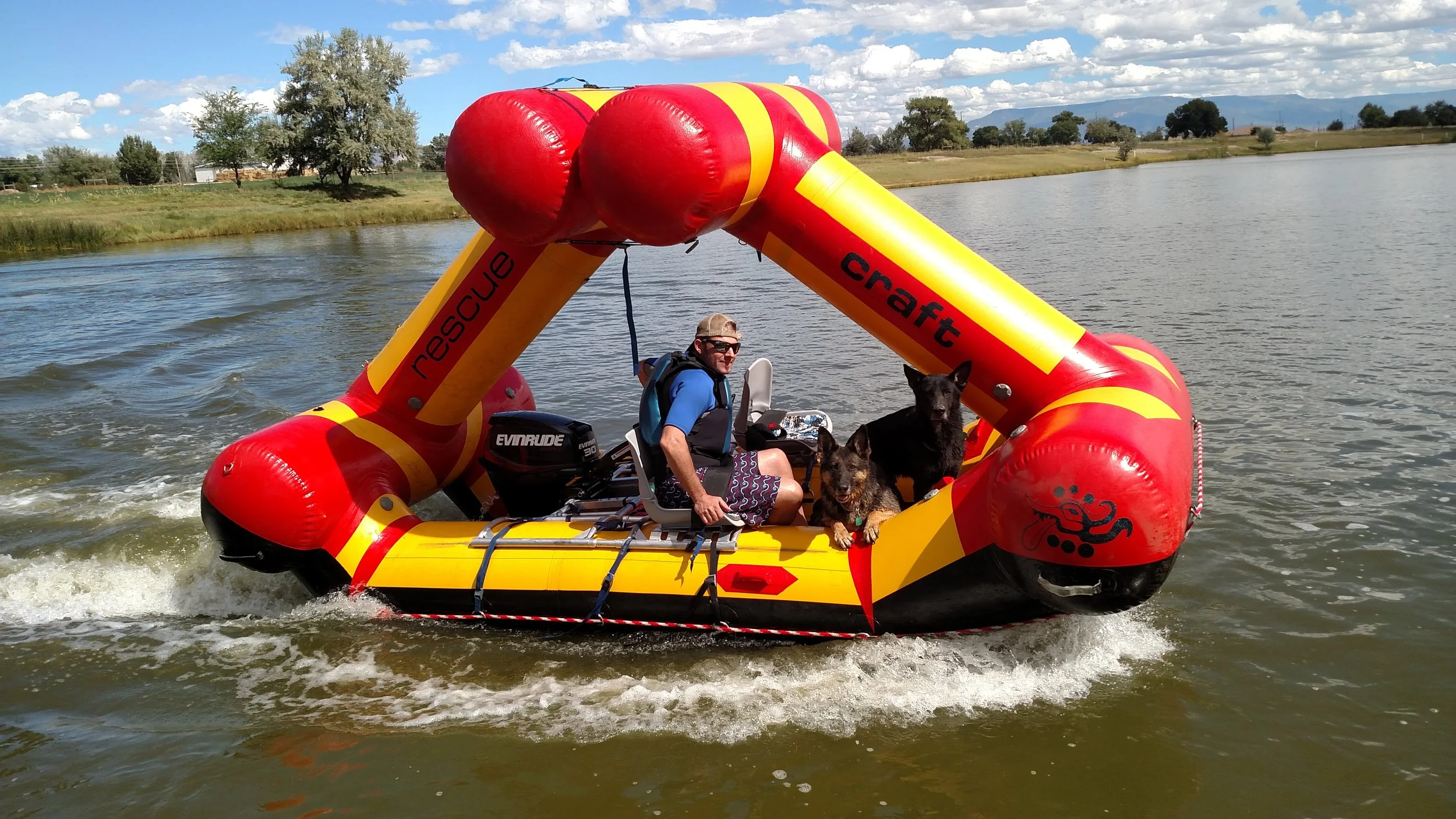 Inflatable Raft / Rescue / Motors — Creature Craft