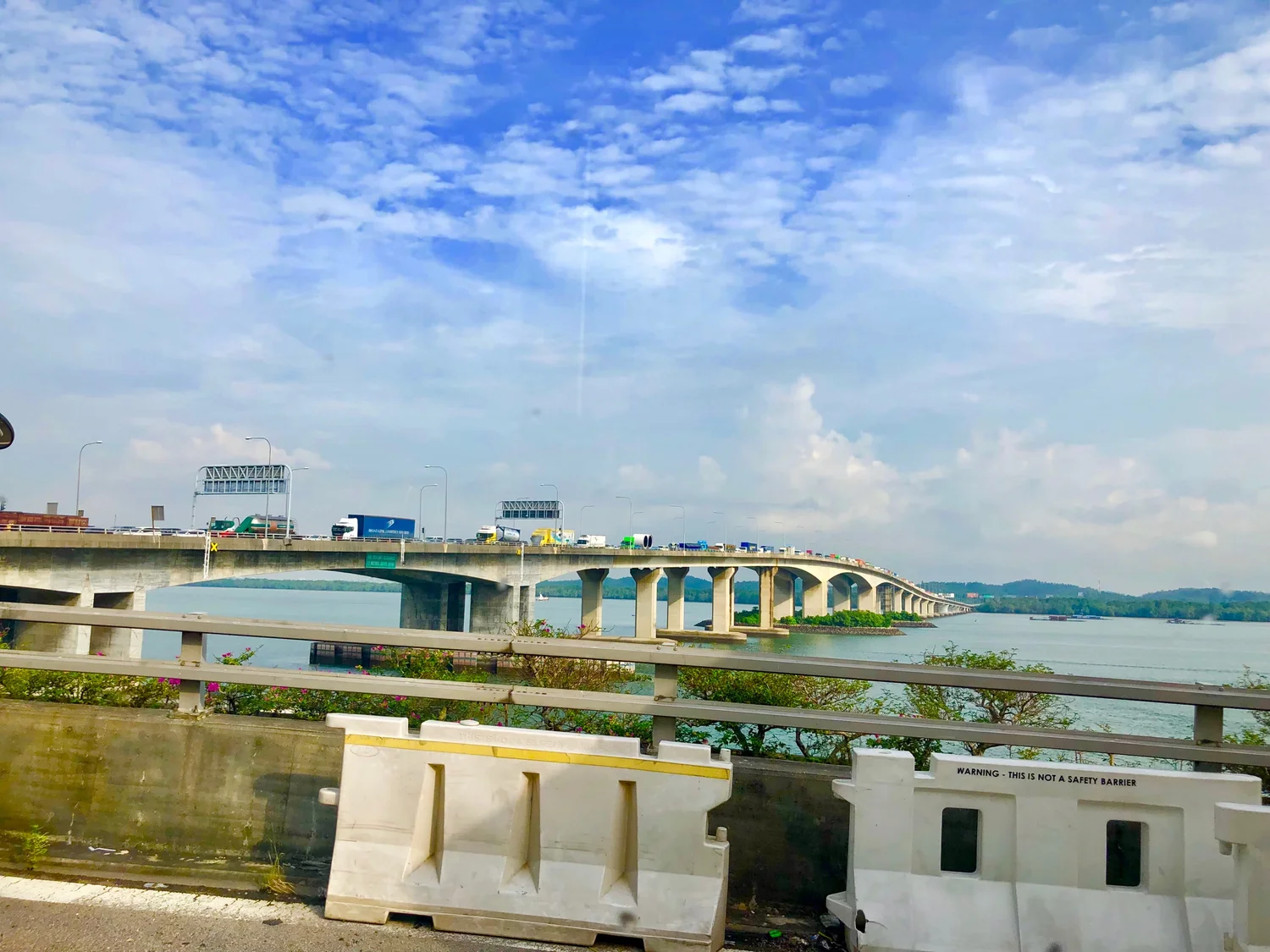 Singapore Border Crossing: Singapore to Johor Bahru and Vice Versa - Malaysia — Eat Wander Explore