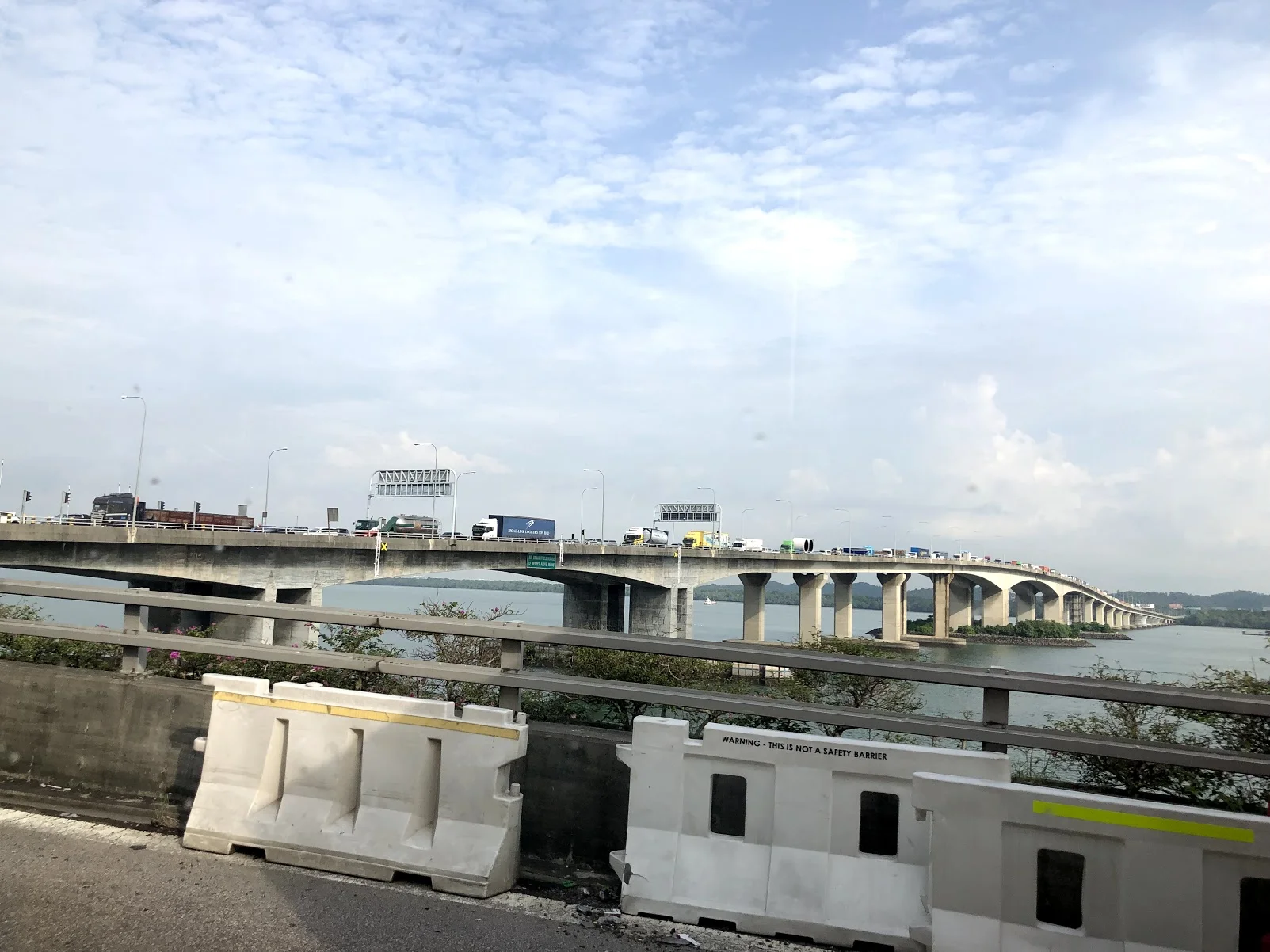 Singapore to Johor Bahru and Johor Bahru to Singapore (Malaysia ...