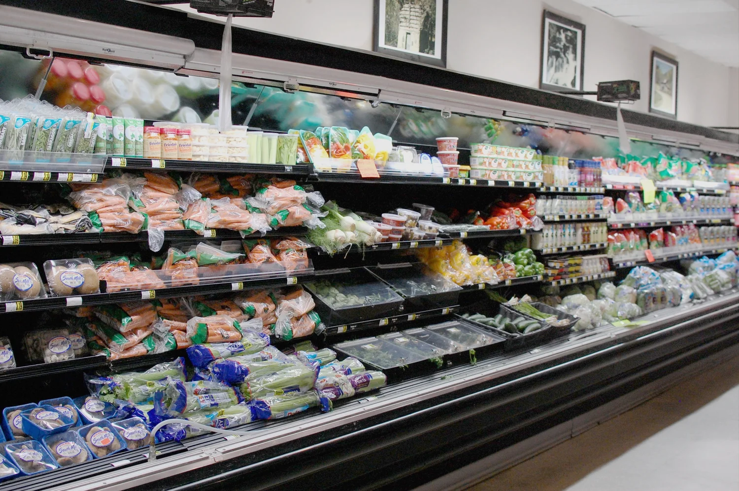 Bryson's Food Store — Departments-Wine-Grocery-Deli