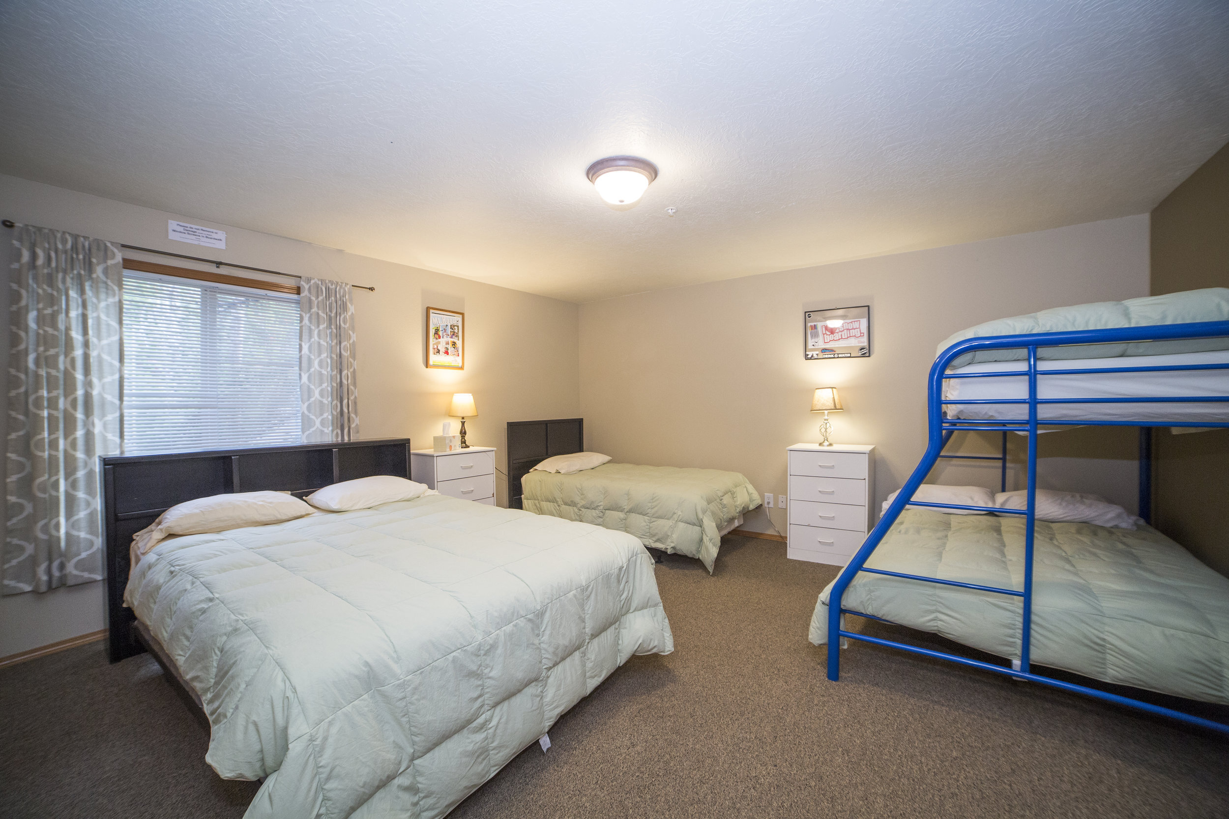 High Cascade Snowboard Camp - Adults Overview