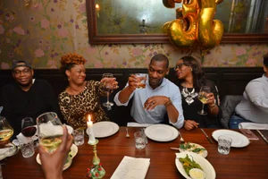 Tips for Dining in Large Groups | Dom N' The City