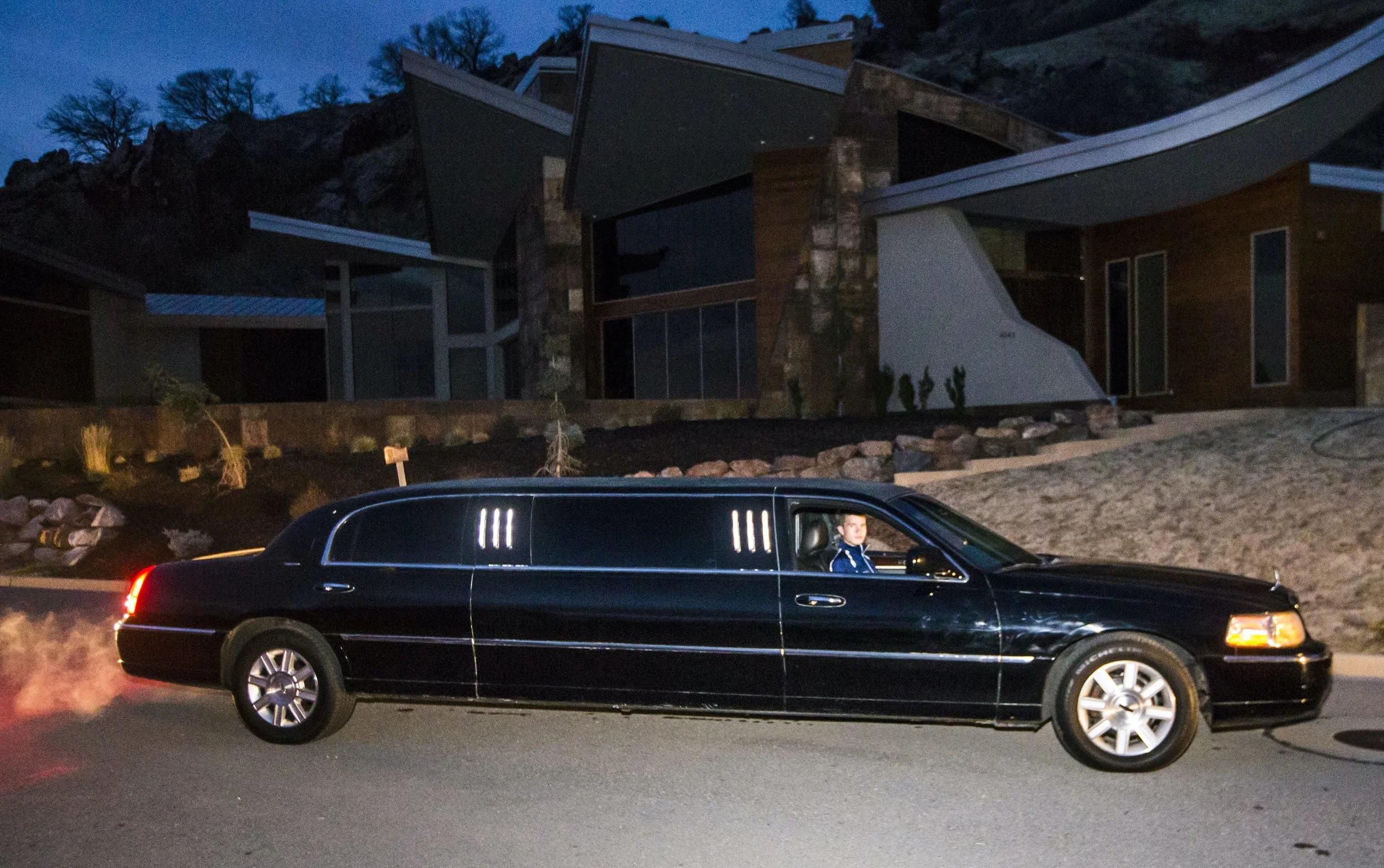 2022 Lincoln Town Car Limo