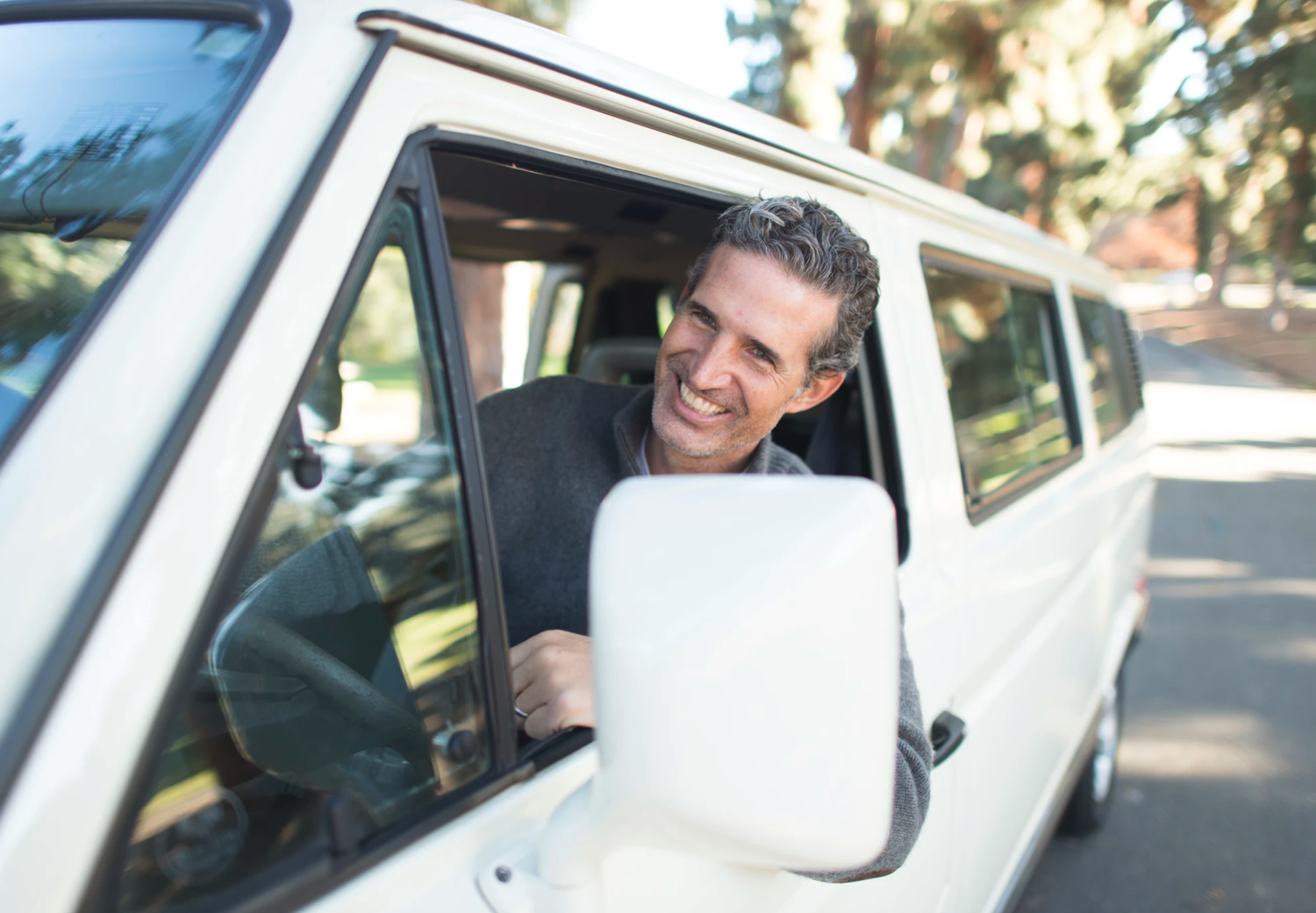 How Much Should You Tip a Limo Driver — Divine Limousine