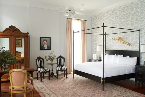 Henry Howard Hotel