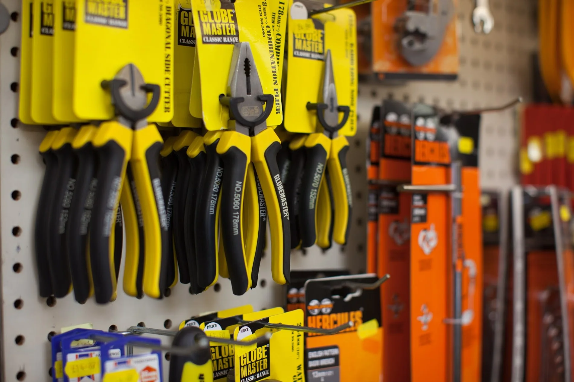 Hand and Power Tools | Thomsons Hardware — Thomsons Hardware