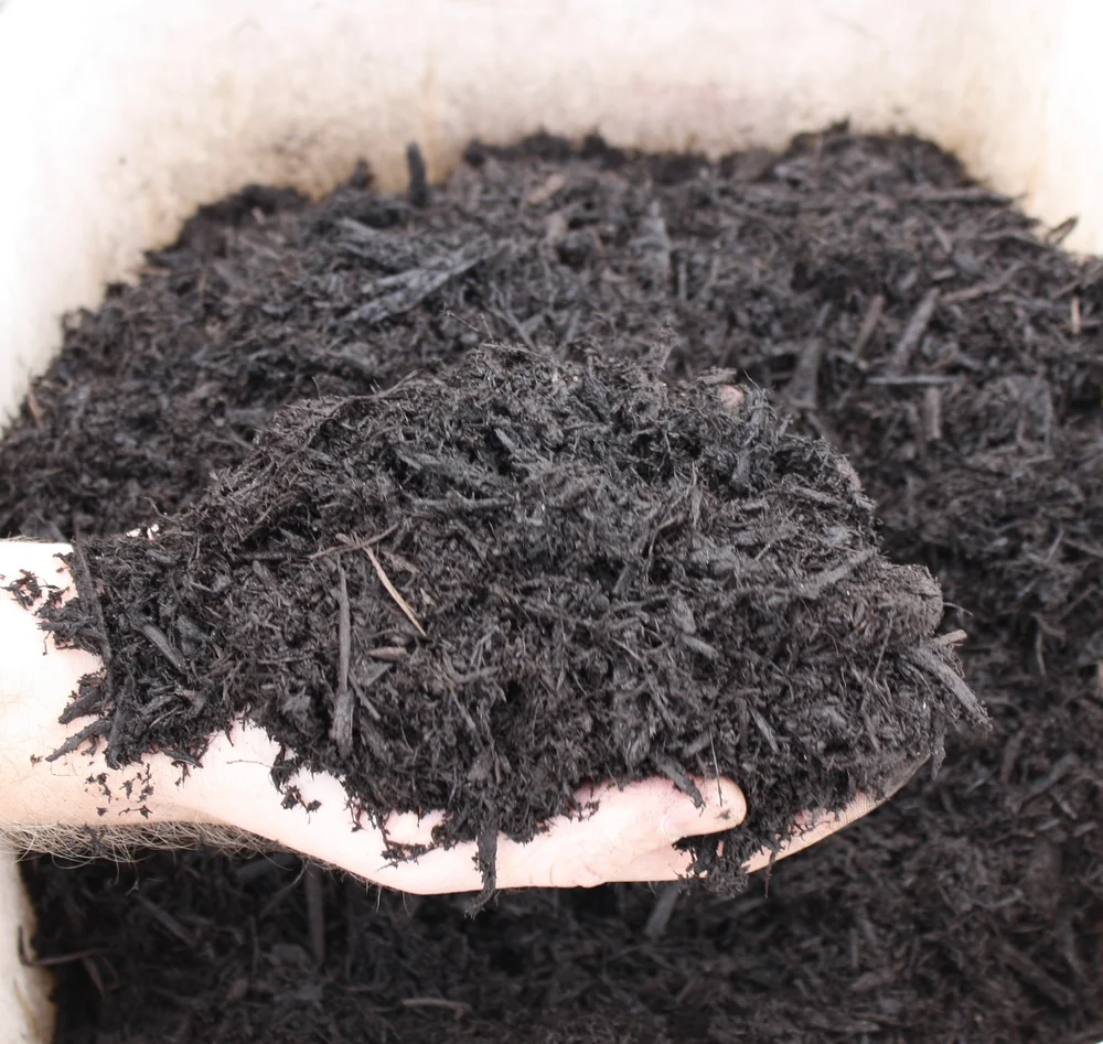 Brown Beauty Bark Mulch — Weaver Mulch