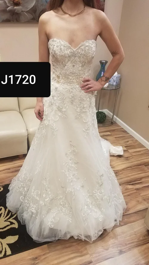 Sample Weddng Dress Sale — Uptown Bride