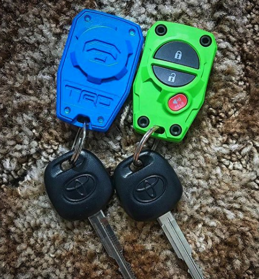 THE KEYCHAIN GUY