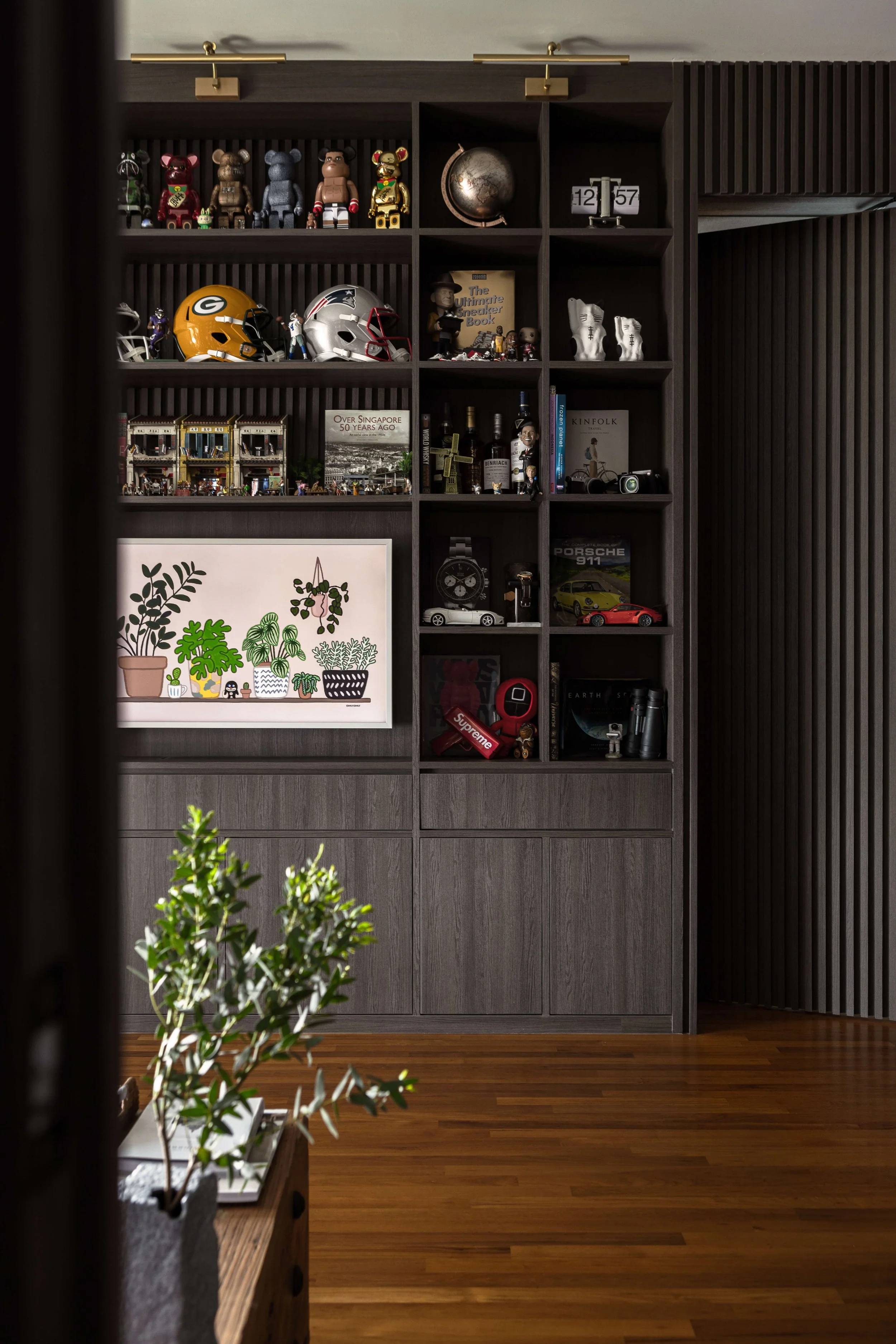 Dark Elegance Redefined: Craft Your Luxe Feature Wall (2024) — Rockin ...