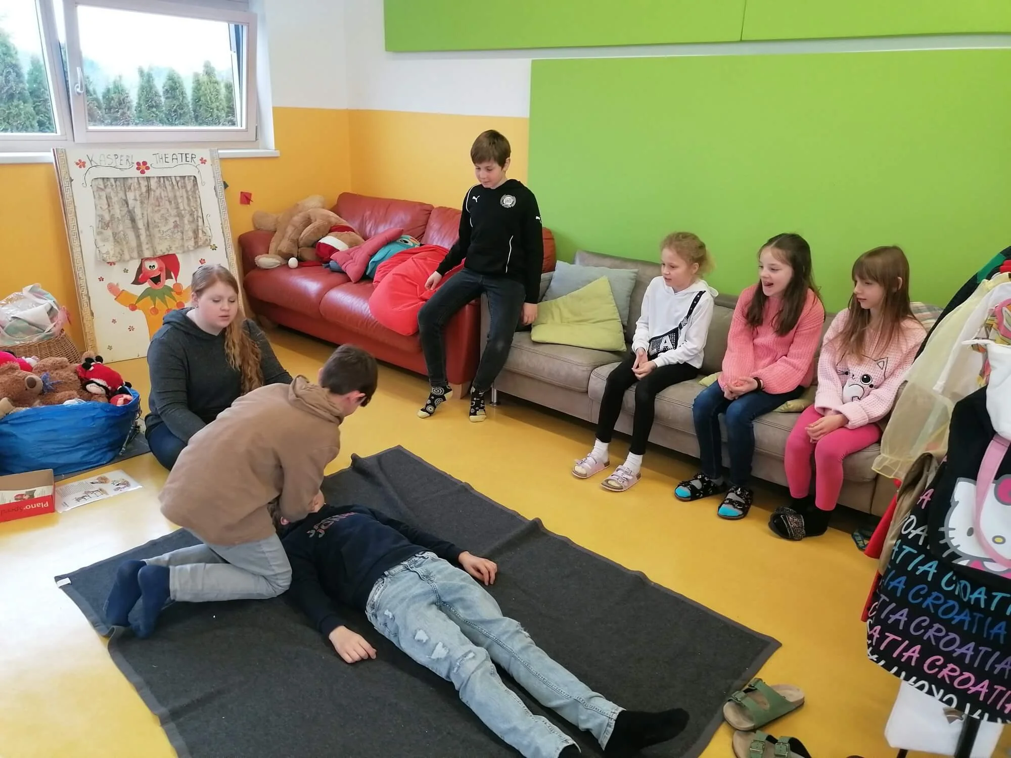 Erste Hilfe Kurs der 3. & 4. Klasse — Volksschule Krumegg