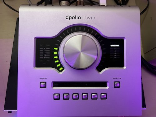 Tips for Recording Electric Guitar DI at Home — LOOK UP RECORDS