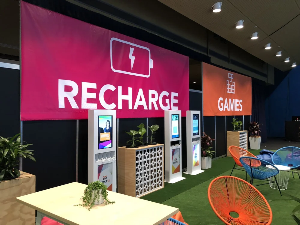 5 Ways To Improve Attendee Engagement At Events — Mobile Phone Charging ...