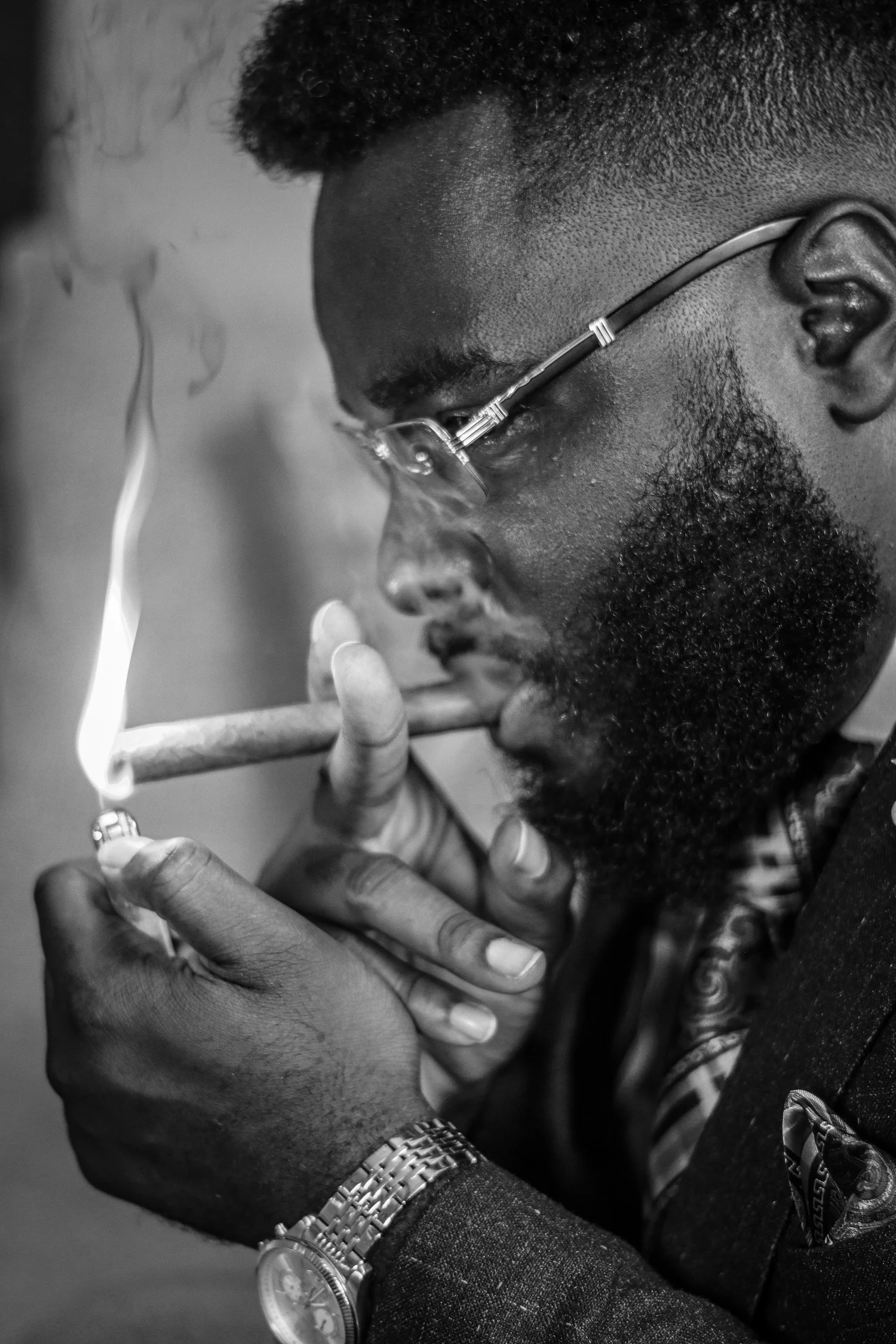 Mastering the Art of Lighting, Cutting, and Smoking a Cigars For ...