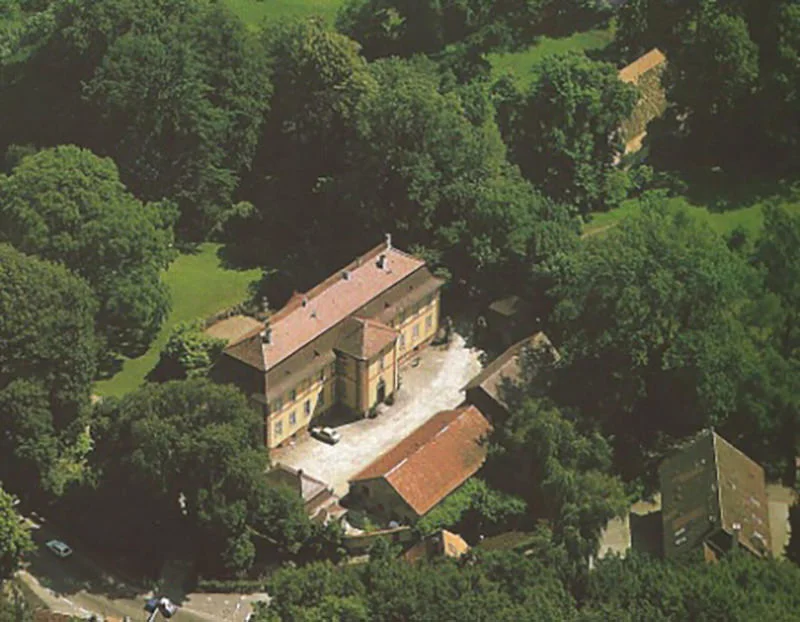 Das Schloss Ebnet — Schloss Ebnet