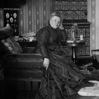 Bertha von Suttner: the first woman to win the Nobel Peace Prize Czech ...