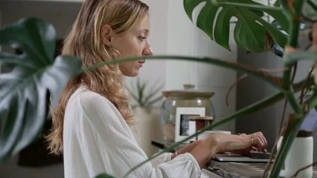 Celeste Mitchell | Travel Journalist + Professional Dreamer