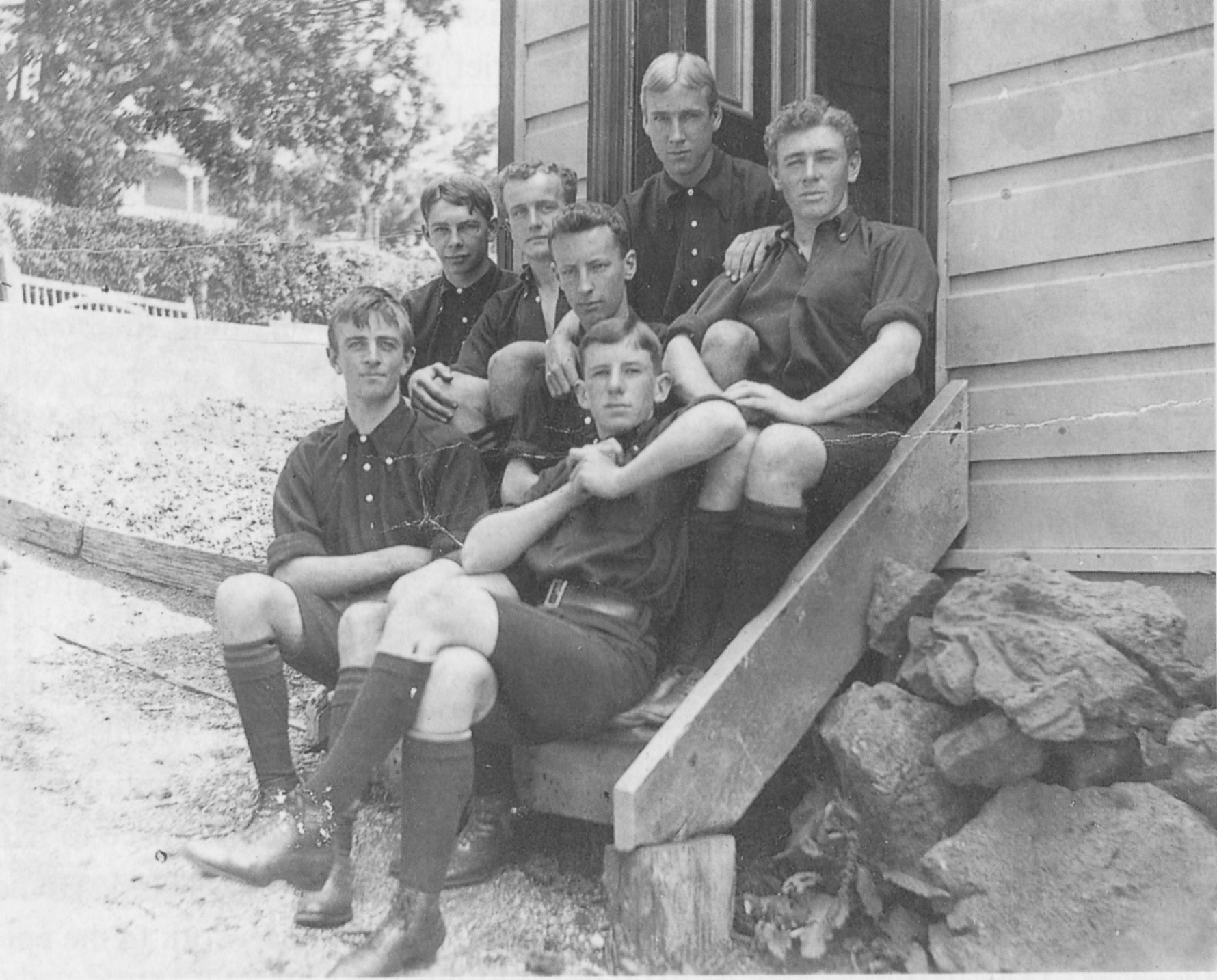 Walking with an Anzac — Hunter & McLean Windows, WW100NZ