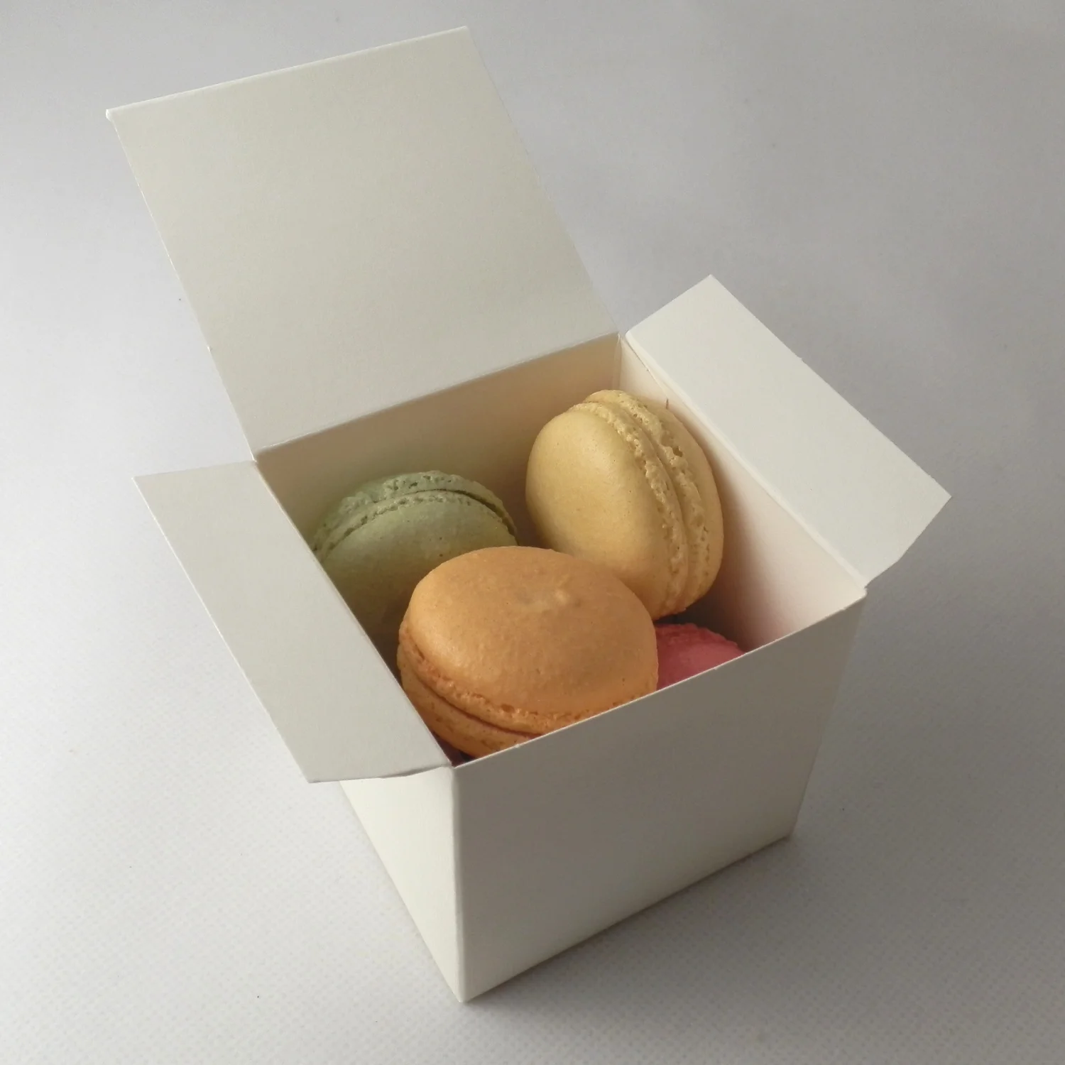 macaron boxes range — Single Macaron Boxes: Blue Floral: Pack of 10