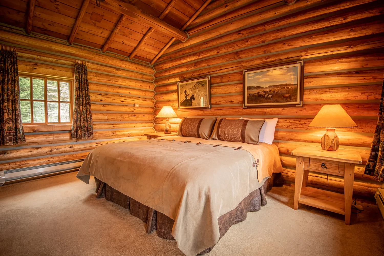 Private Luxury Cabins — Firehole Ranch