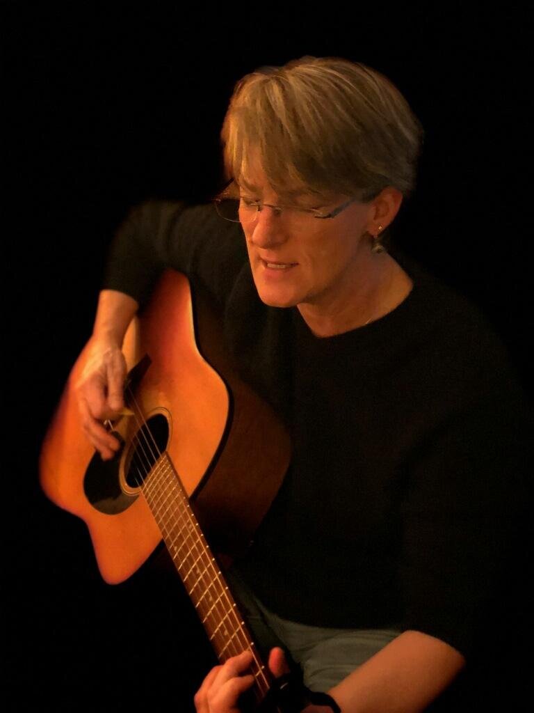 Michelle Swan | Singer/Songwriter